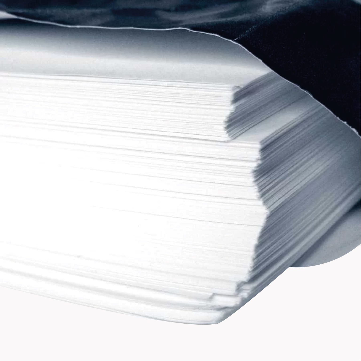 Pliego de papel Foldcote calibre 12, material biodegradable.